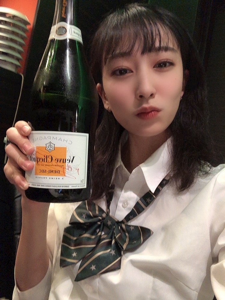 上がったら落ちるから震えて眠る 1022｜【OliveIKB】池袋西口素人JK制服素人キャバクラオリーブ池袋公式サイト