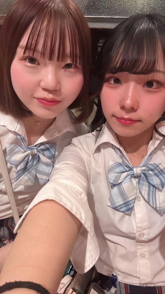 しのあちゃんとパシャリ ｜【OliveIKB】池袋西口素人JK制服素人キャバクラオリーブ池袋公式サイト